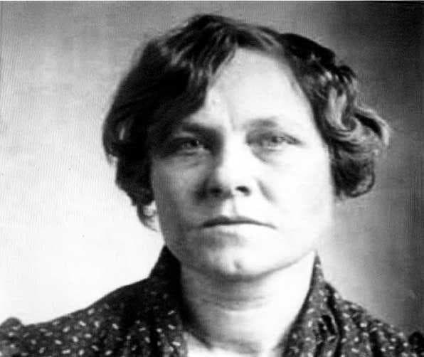 The Chilling Story Of Ruth Snyder, The Housewife Murderer Sent To The ...