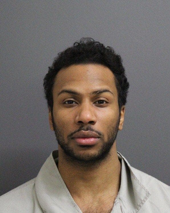 13 Times Robbers Dressed Like Store Employees For a Robbery