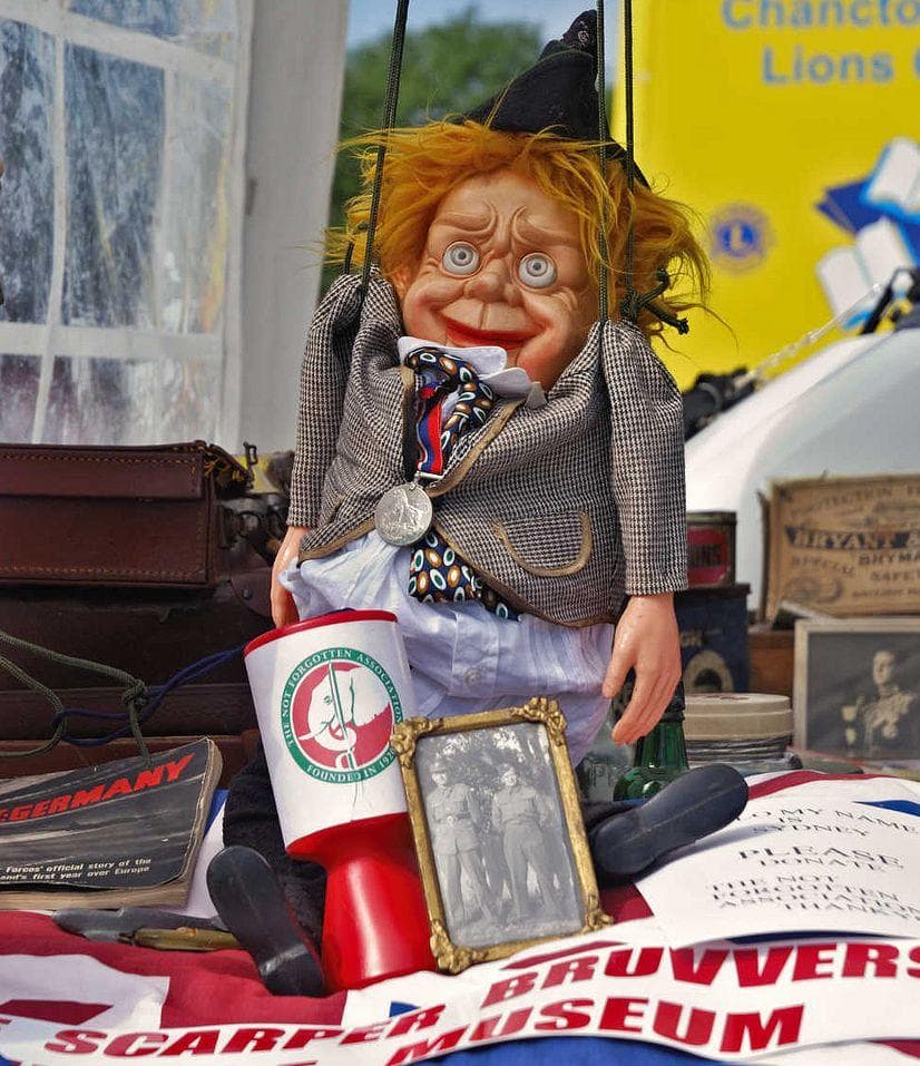 29 Creepy Ventriloquist Dummy Pictures That Will Haunt Your Dreams