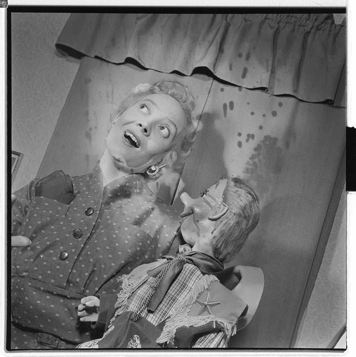 29 Creepy Ventriloquist Dummy Pictures That Will Haunt Your Dreams