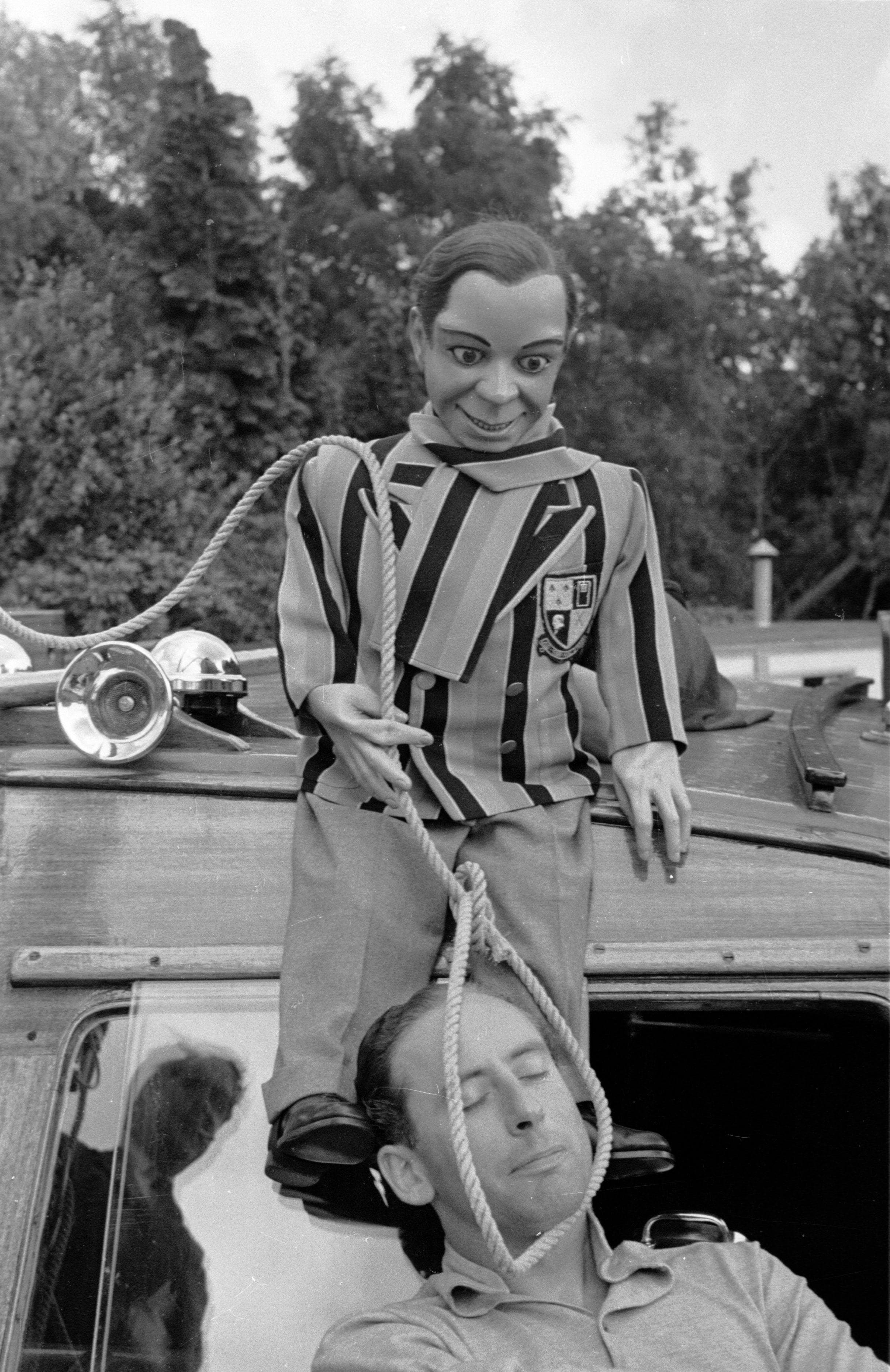 29 Creepy Ventriloquist Dummy Pictures That Will Haunt Your Dreams