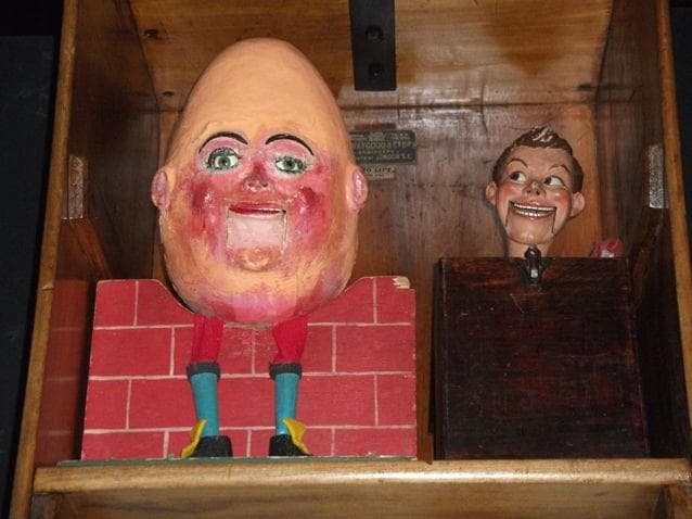 29 Creepy Ventriloquist Dummy Pictures That Will Haunt Your Dreams