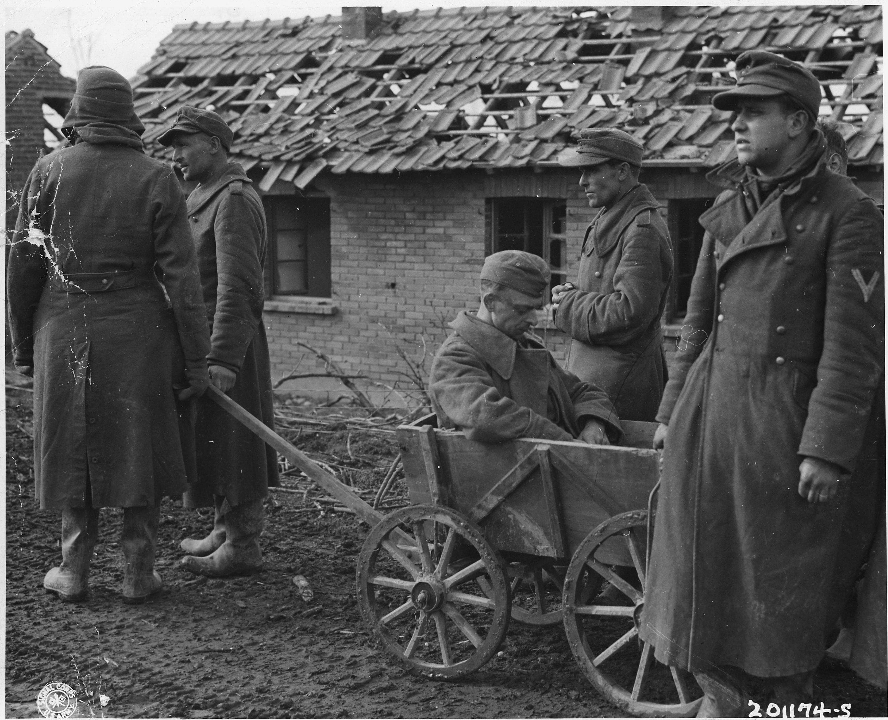 German Citizens Describe What Life Was Like After WWII
