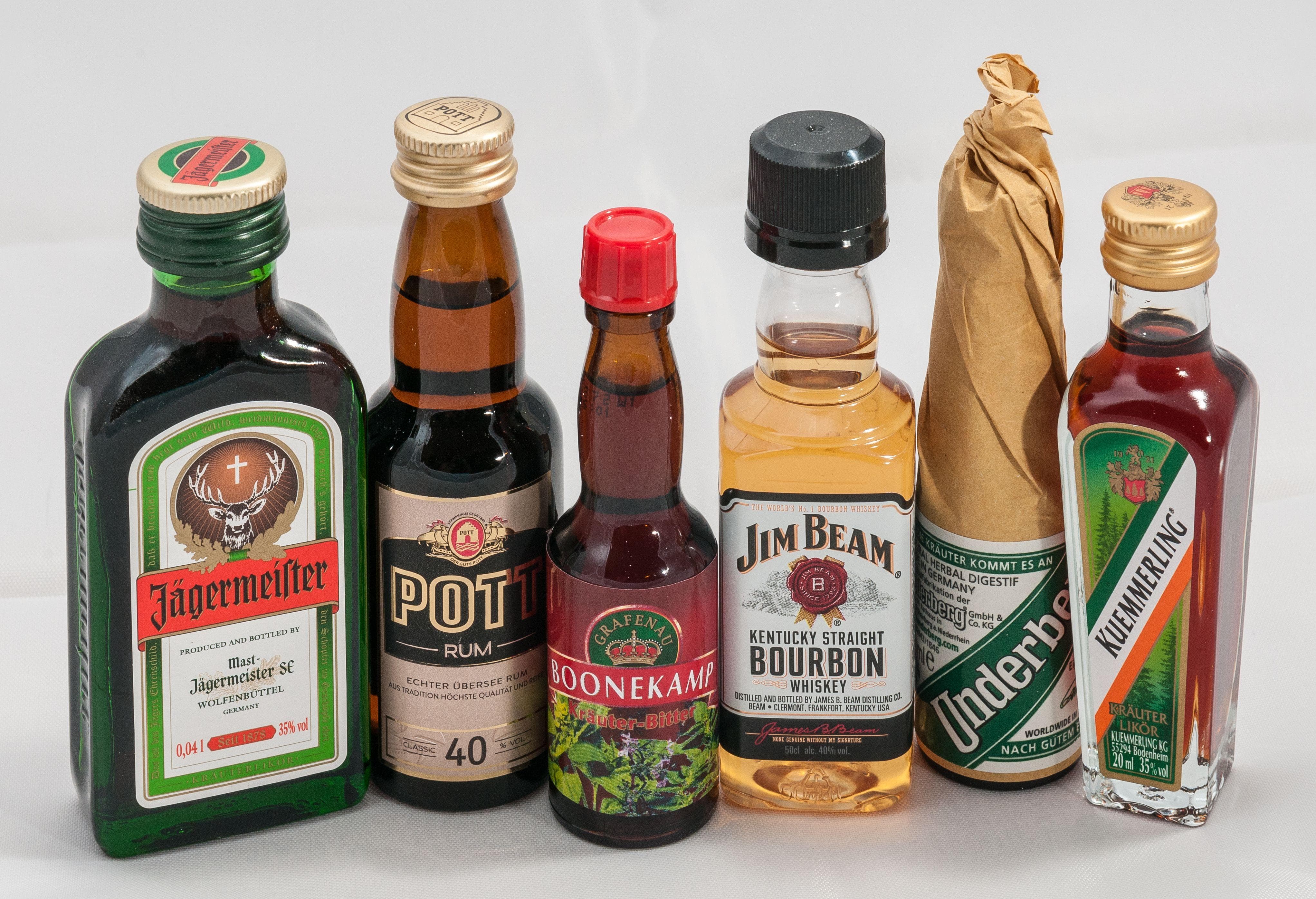 12 Airport Money Saving Tips To Use Next Time You Travel