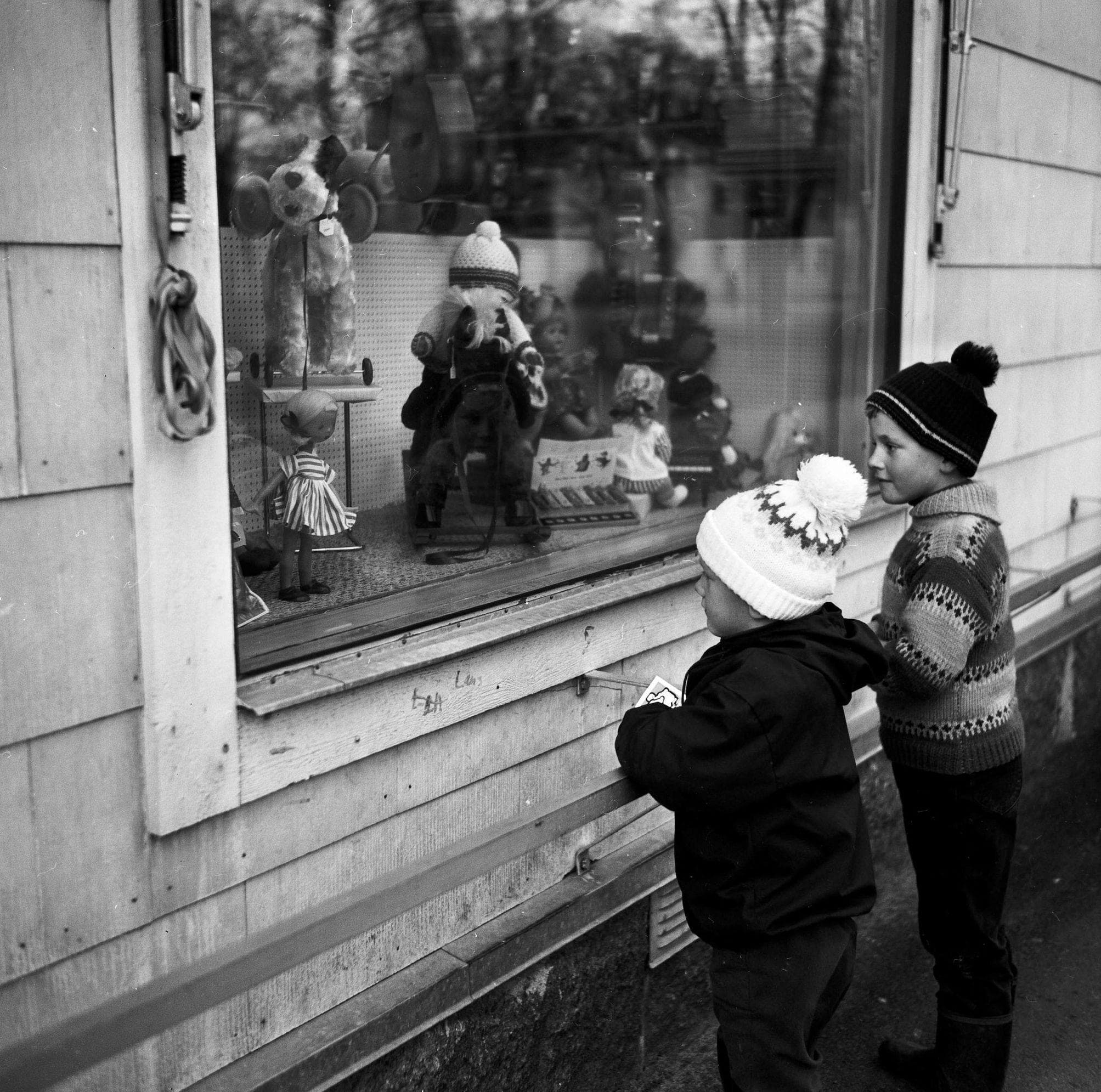 What Toy Stores Of The Past Looked Like Compared To Now