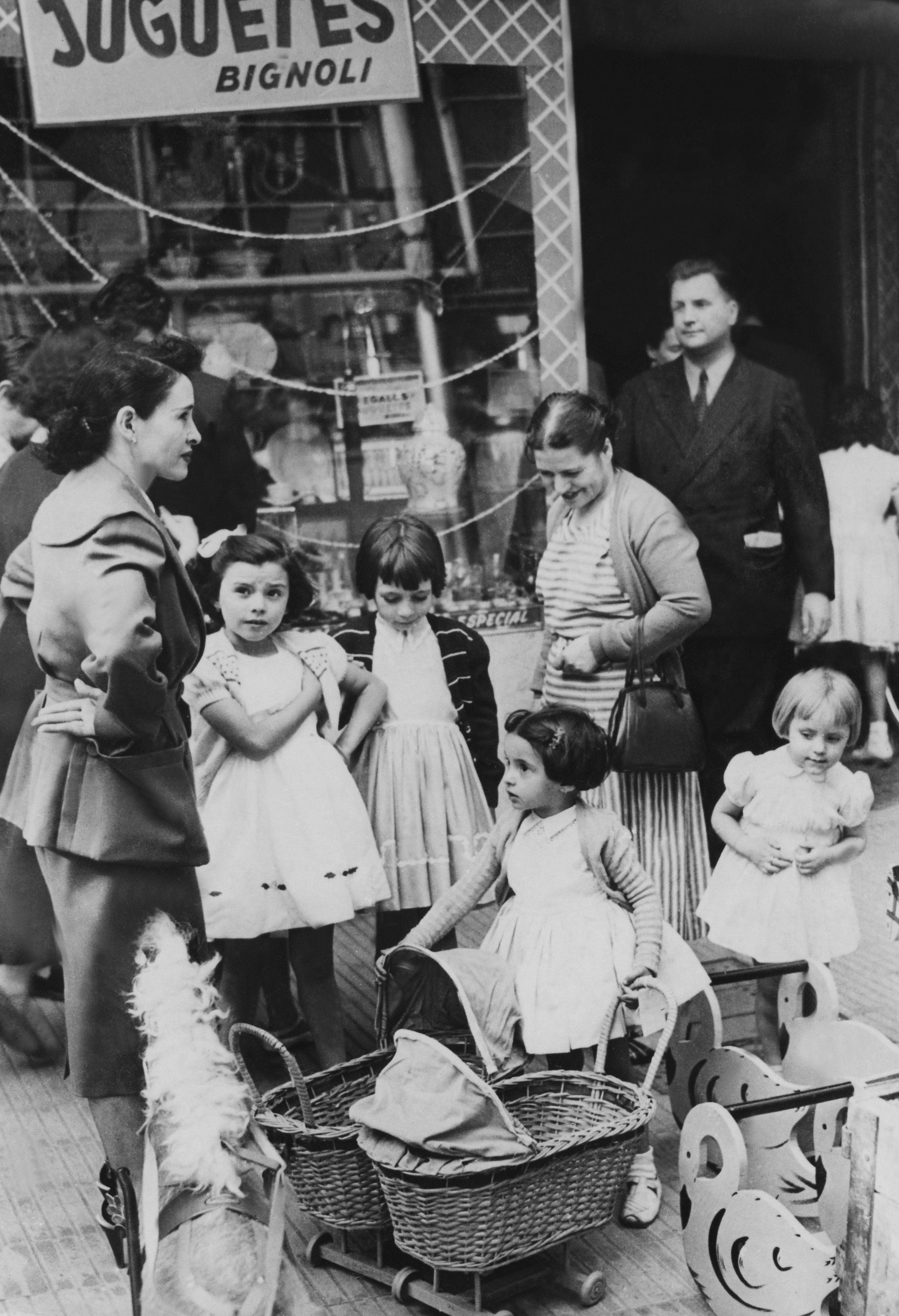 What Toy Stores Of The Past Looked Like Compared To Now