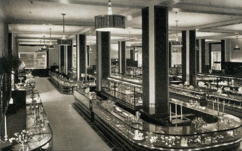 21 Vintage Department Store Photos That Show How They've Changed