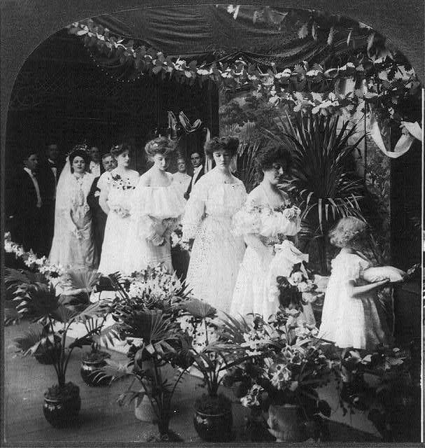 19 Hauntingly Beautiful Turn-Of-The 20th Century Wedding Photos
