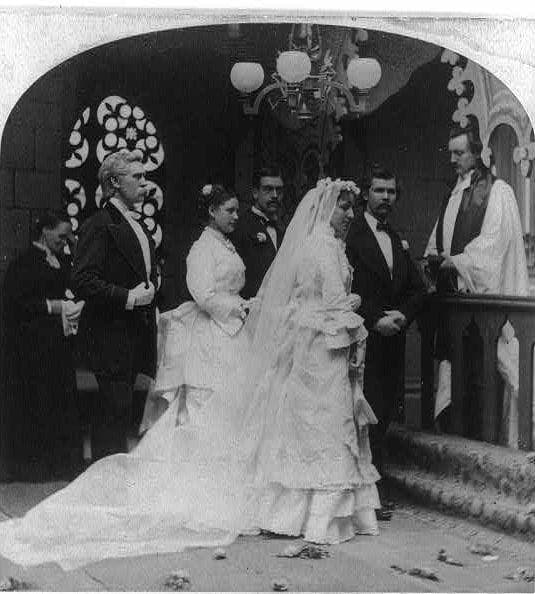 19 Hauntingly Beautiful Turn-Of-The 20th Century Wedding Photos