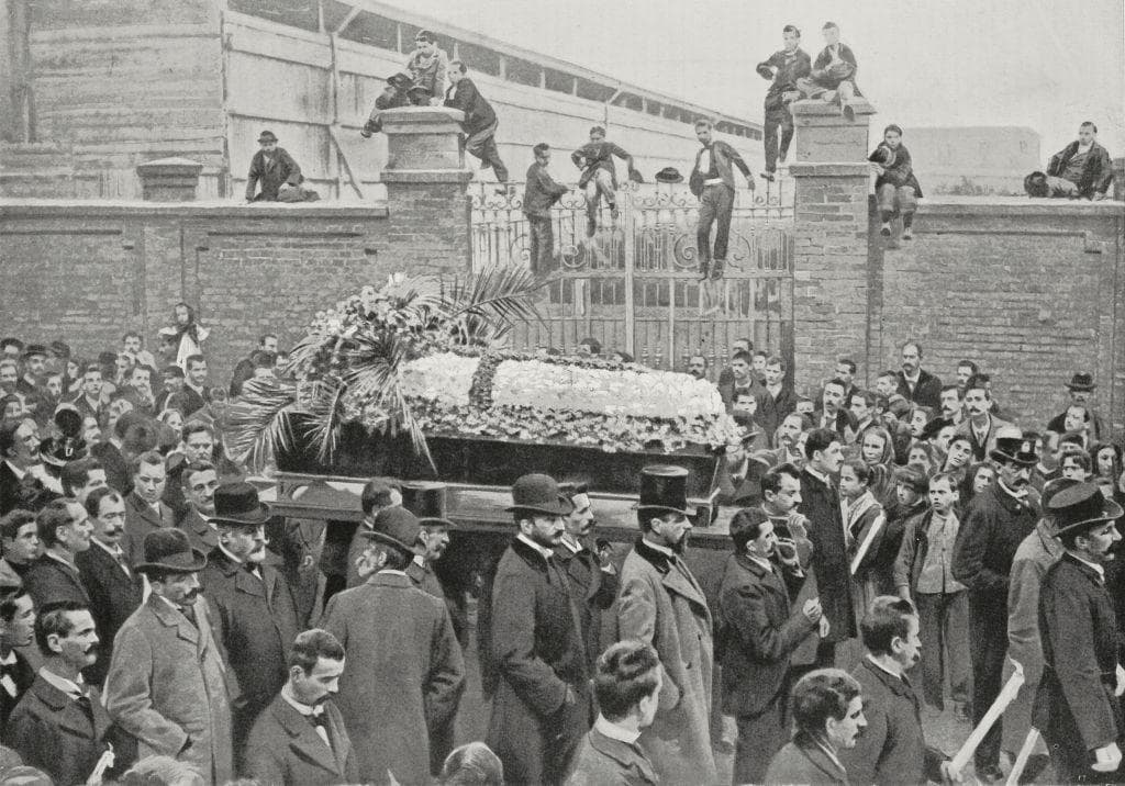 Hauntingly Beautiful Photos From The 19th Century Funerals
