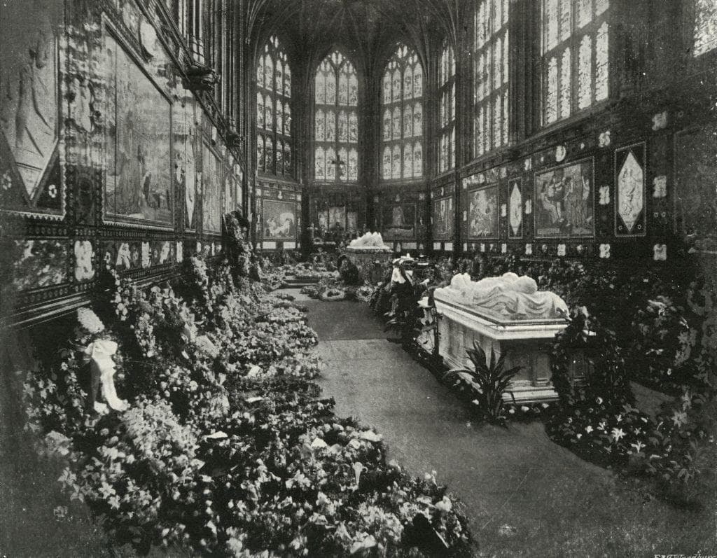 Hauntingly Beautiful Photos From The 19th Century Funerals