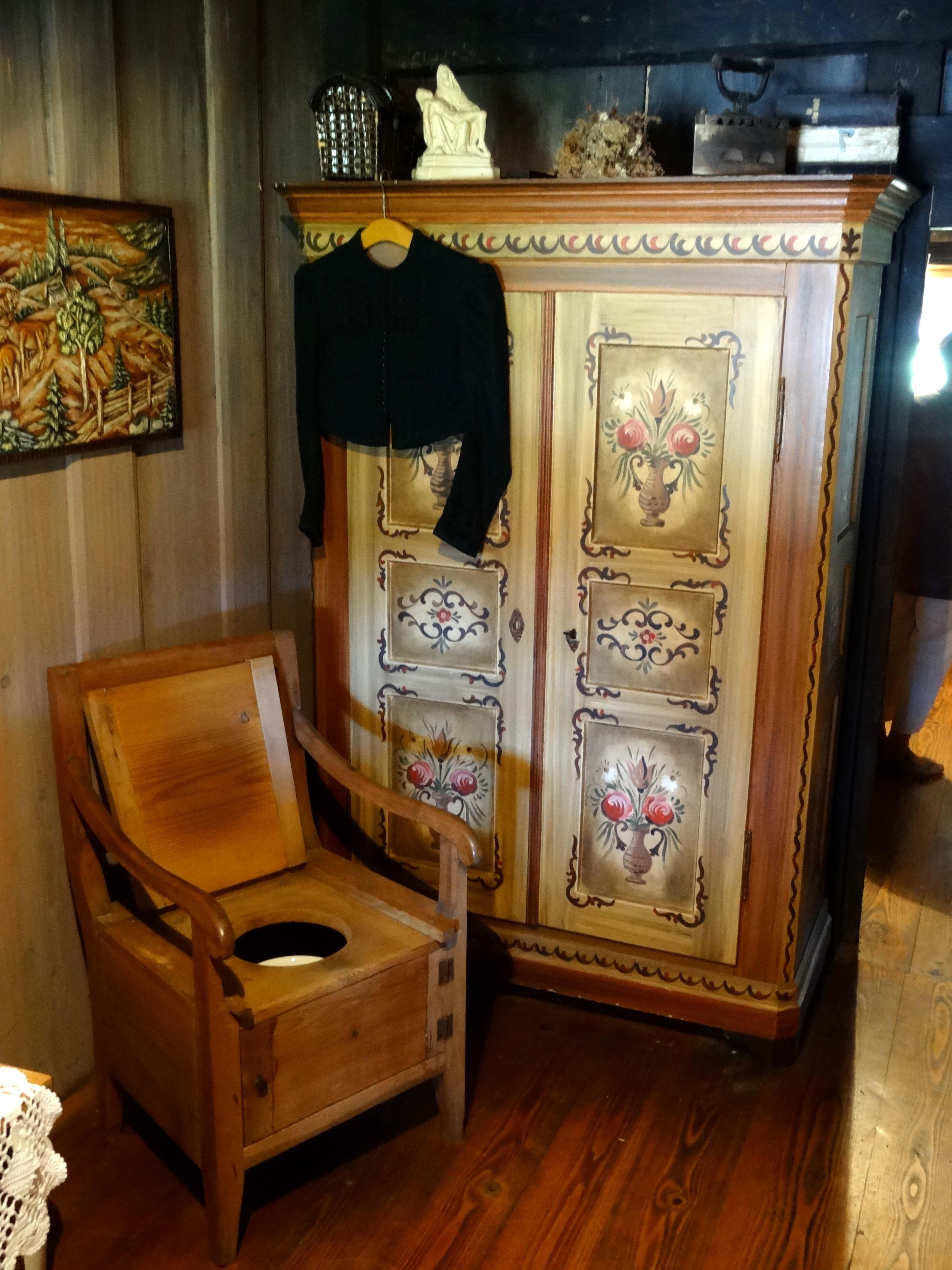 How Was The Toilet Invented And Popularized In Every Bathroom?