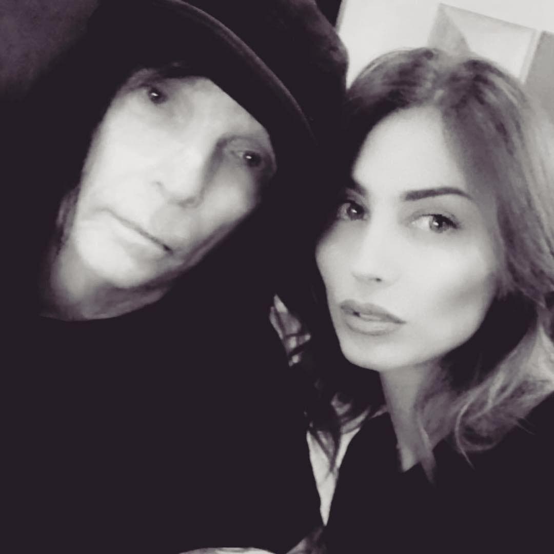 Who Has Mick Mars Dated? | His Dating History with Photos