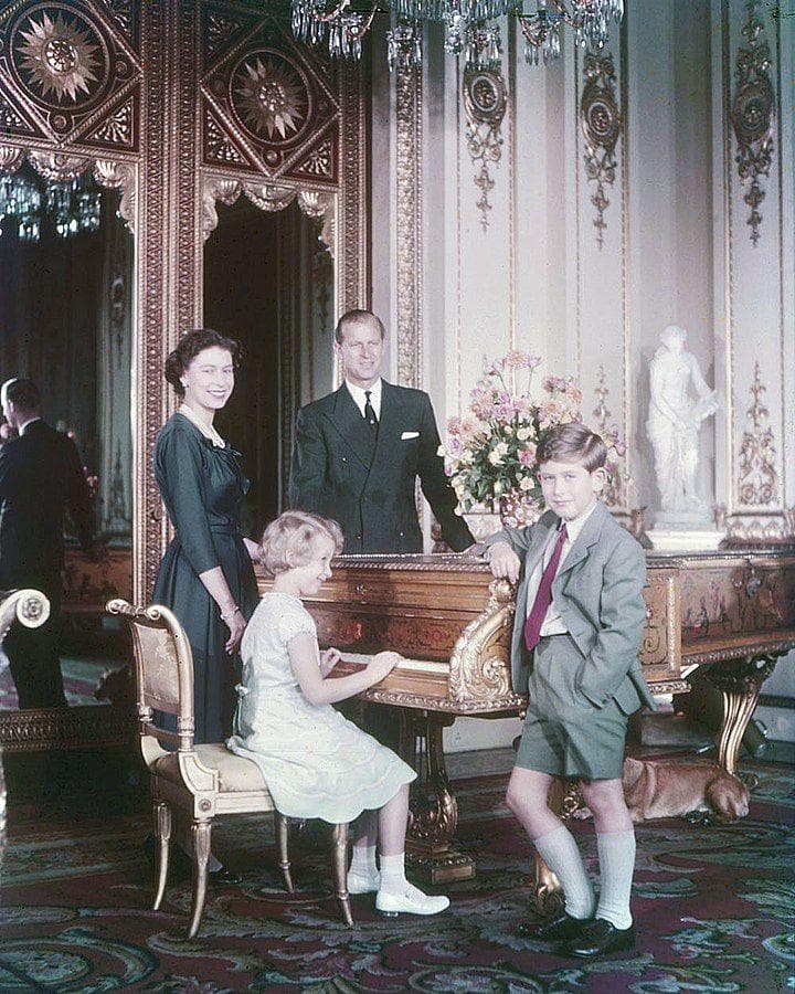 14 Bizarre And Insane Royal Birth Rituals Throughout History
