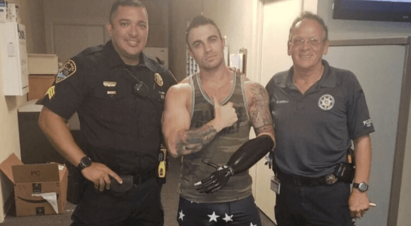 17 Photos That Look Normal But Have Heartwarming Backstories