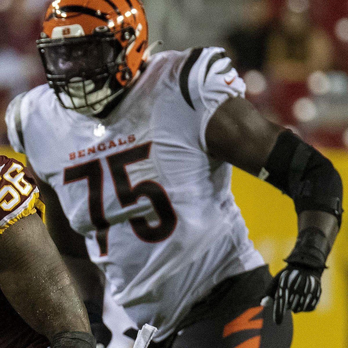 The 25+ Tallest NFL Players Right Now, Ranked