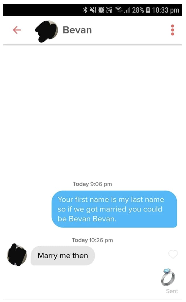 16 Bizarre Tinder Interactions