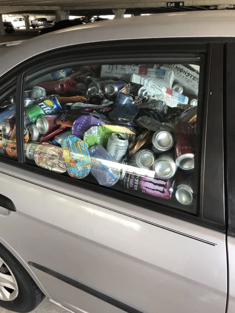 21 Pictures Of Cars Filled With Garbage That Give Us Anxiety