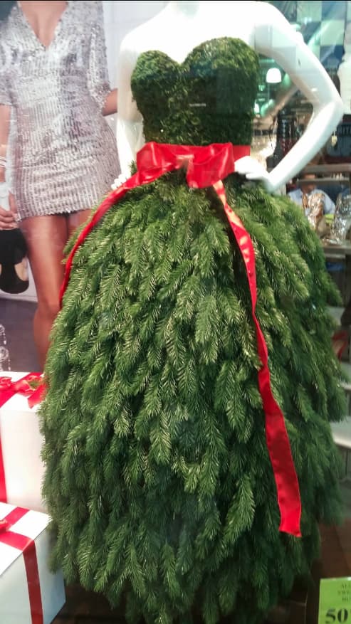 24 Of The Weirdest Christmas Trees We Could Find