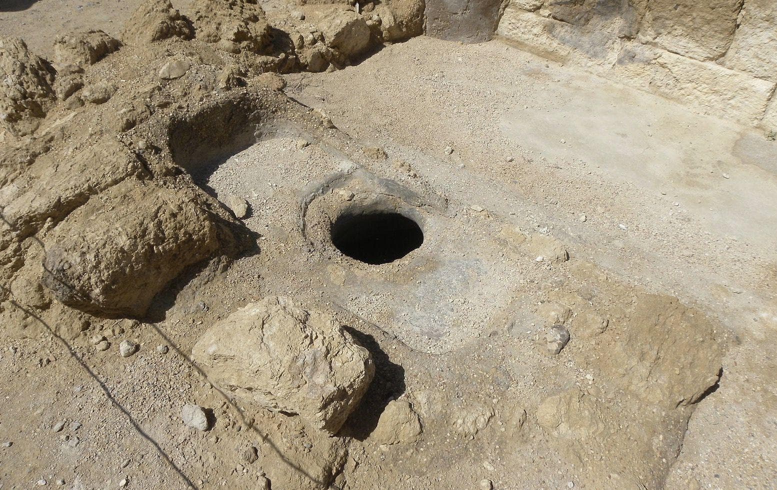 What Was Using An Ancient Roman Bathroom Like?