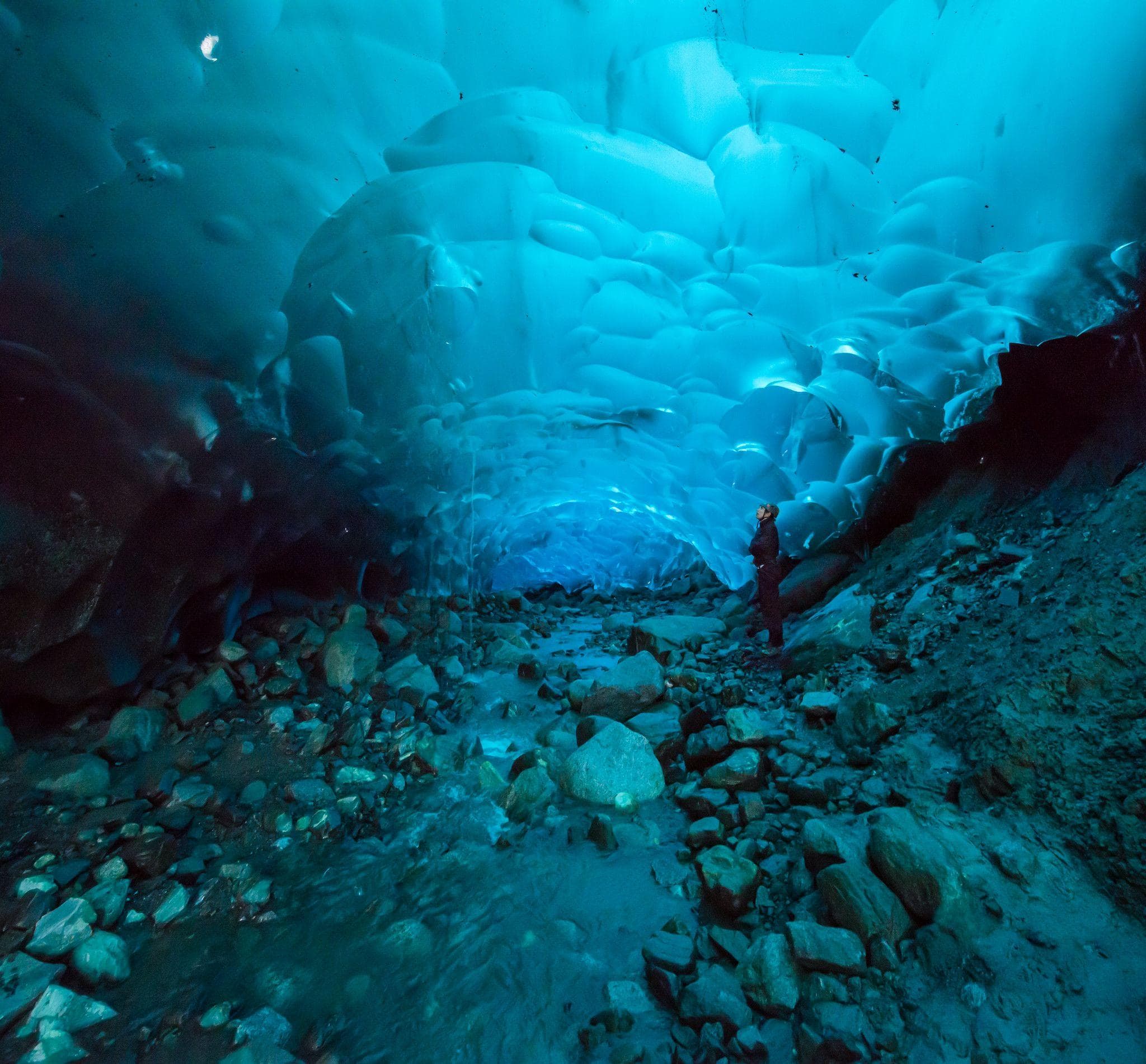 Equally Beautiful And Haunting Underwater Cave Pictures