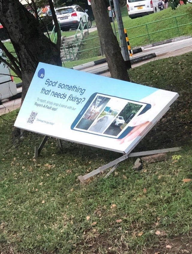 33 Ironic Signs That Aren't Helping Anyone