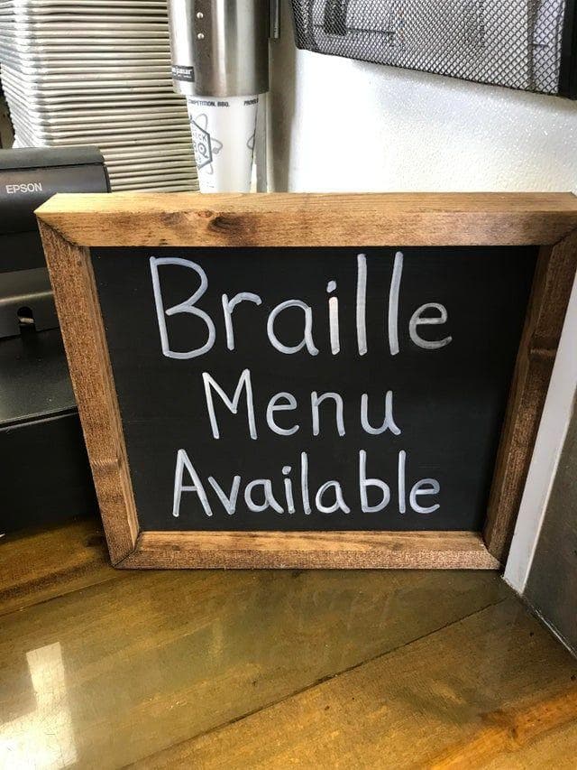 33 Ironic Signs That Aren't Helping Anyone