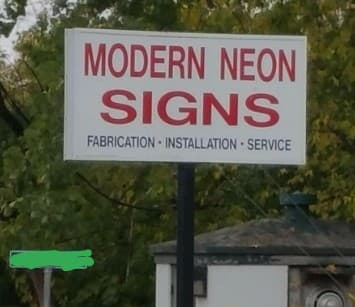 33 Ironic Signs That Aren't Helping Anyone
