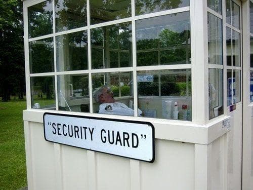 33 Ironic Signs That Aren't Helping Anyone