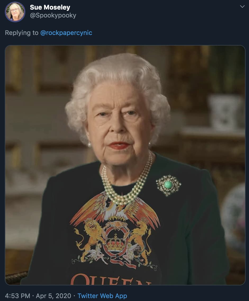 20 Pics Of Queen Elizabeth's Green Dress That People Had Some Photoshop ...