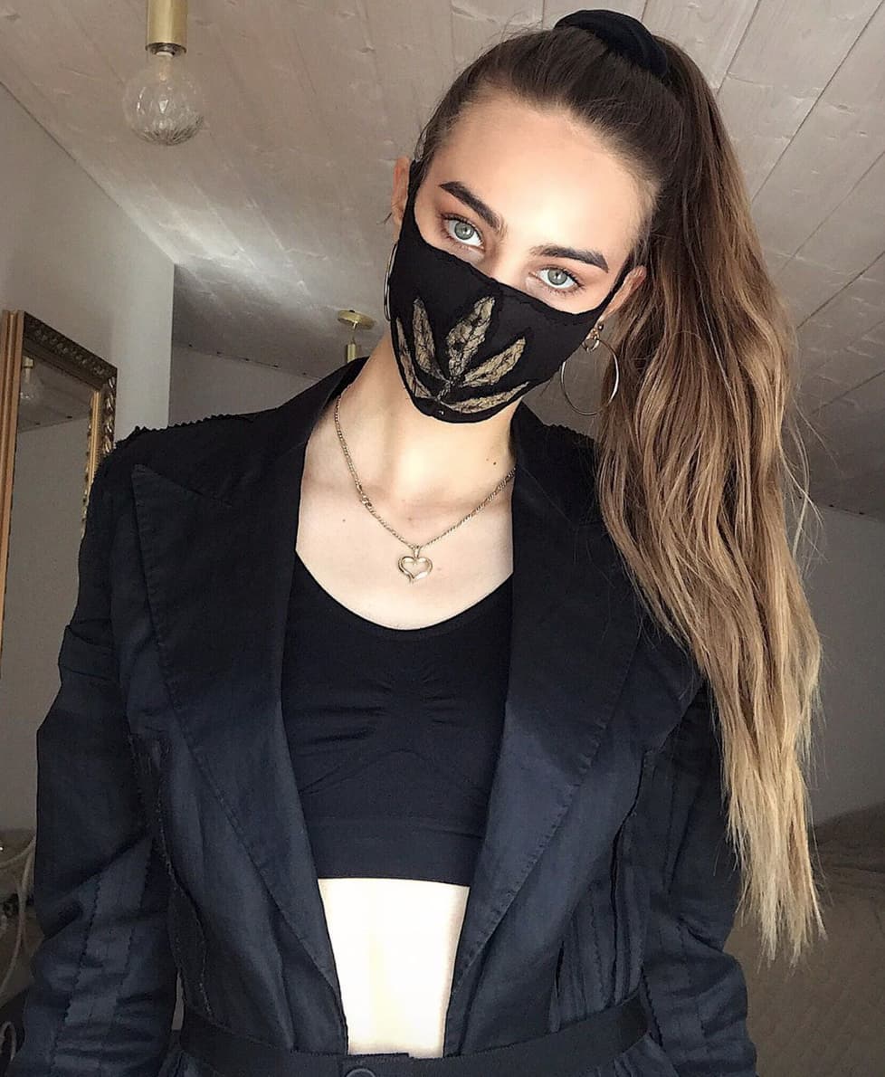 20 Highly Fashionable Quarantine Outfits | FizX