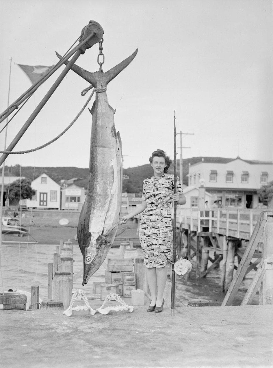 20+ Fascinating Photos Of Historical Fishermen With Their Big Catches