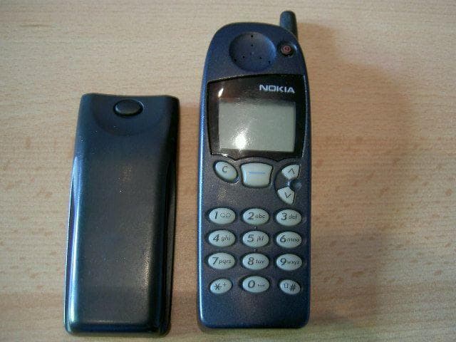 20 Pictures That Show How Cell Phones Have Changed Over The Years