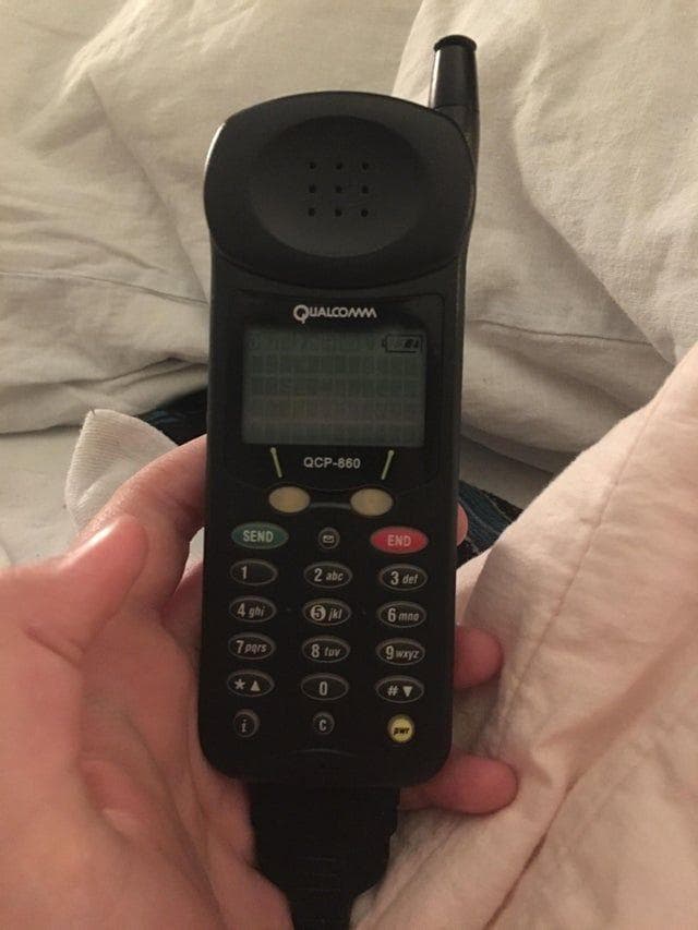 20 Pictures That Show How Cell Phones Have Changed Over The Years