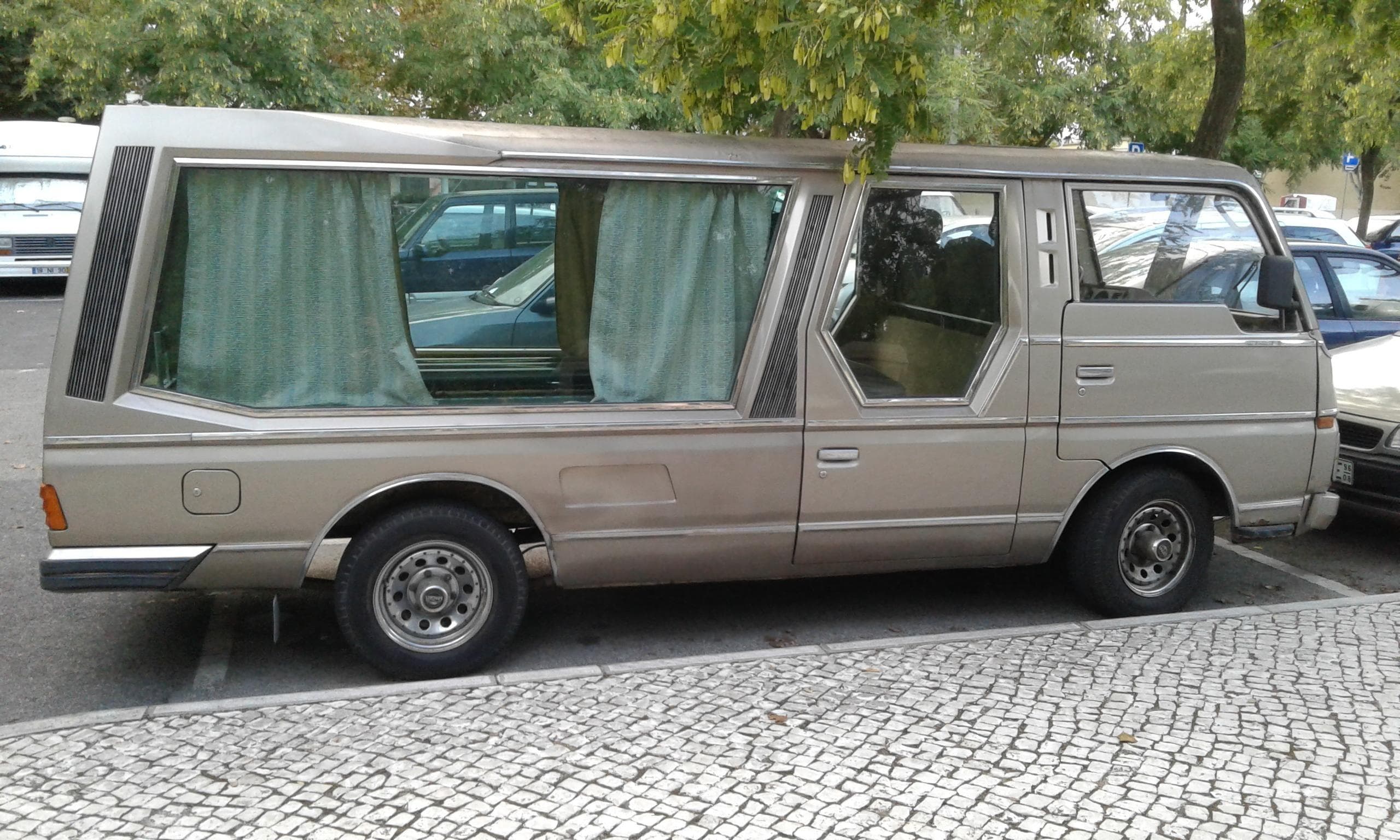 17 Hearses From History That Are The Epitome Of Old-School Cool