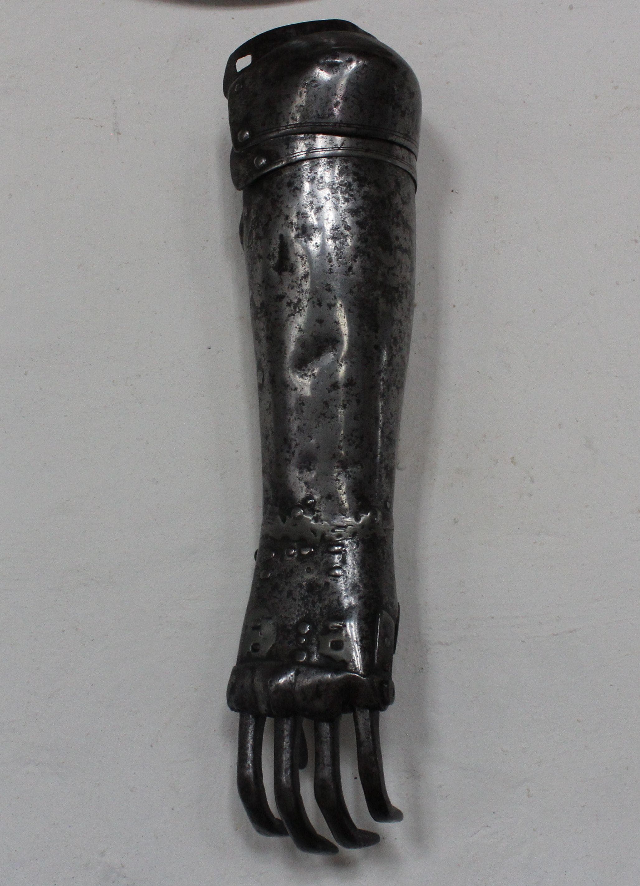 Cool Historical Prosthetics That Made Us Say 'Whoa'