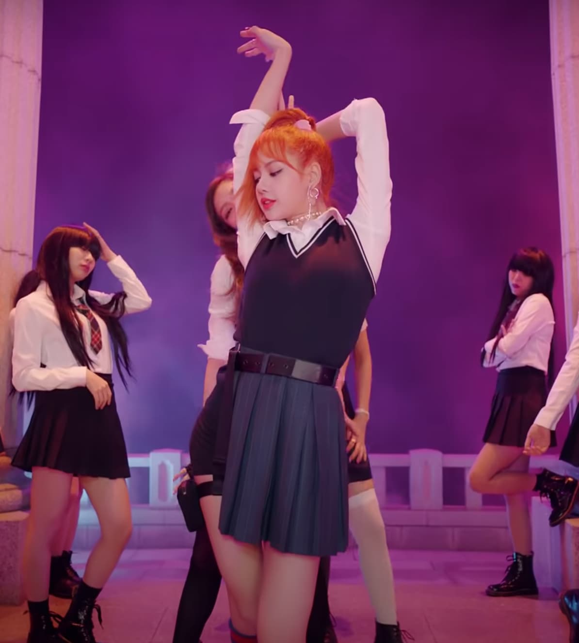 28 Blackpink Lisa Outfits That Blew Us Away