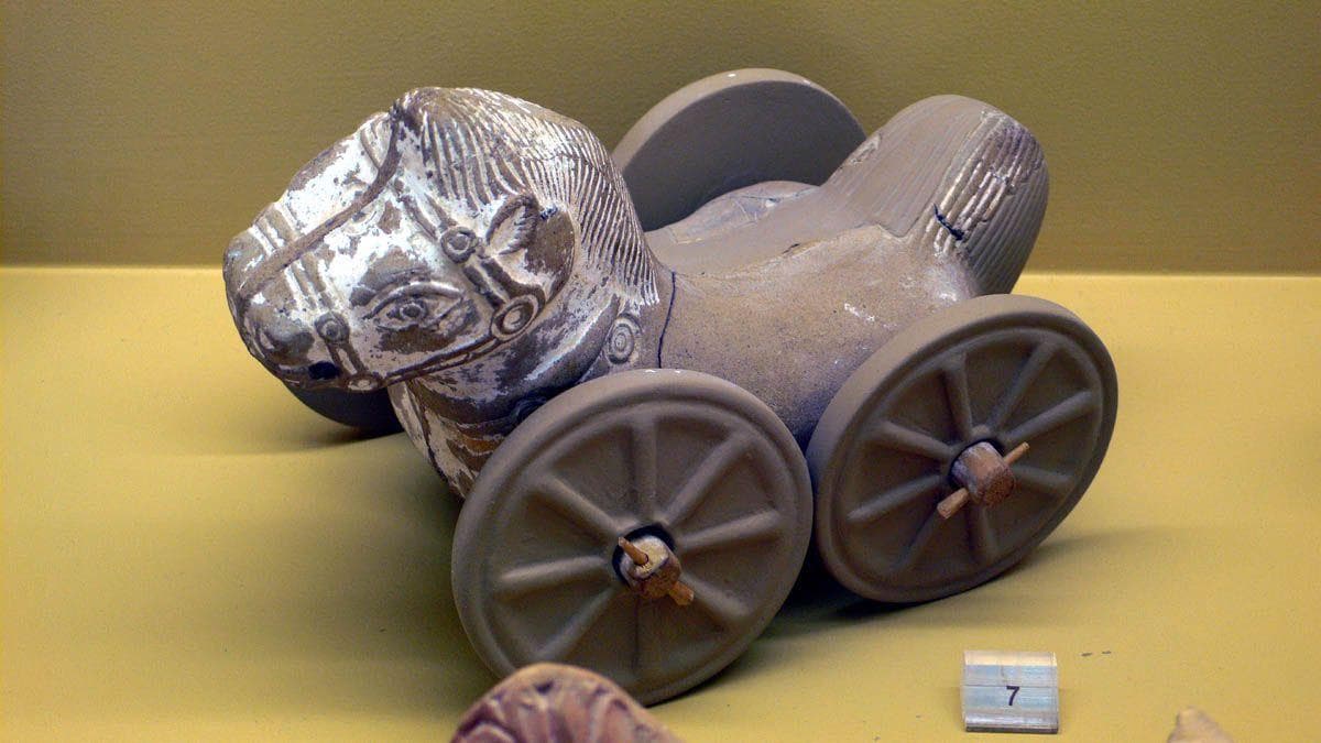 23 Ancient Children's Toys That Made Us Say 'Whoa'