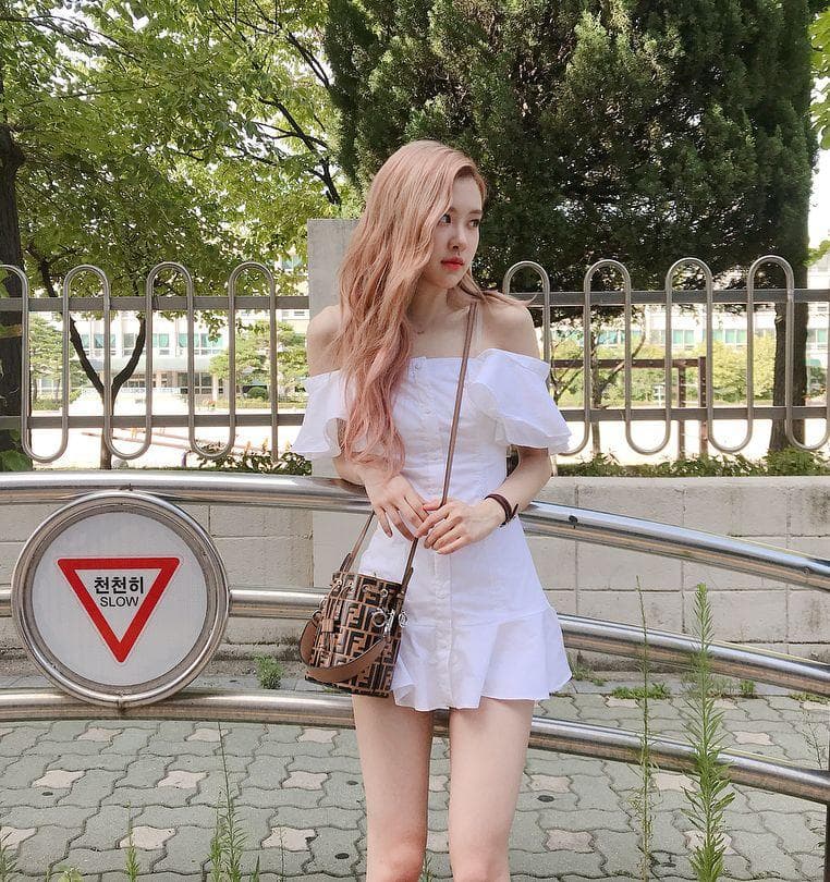 27 Blackpink Rosé Outfits We'll Never Forget