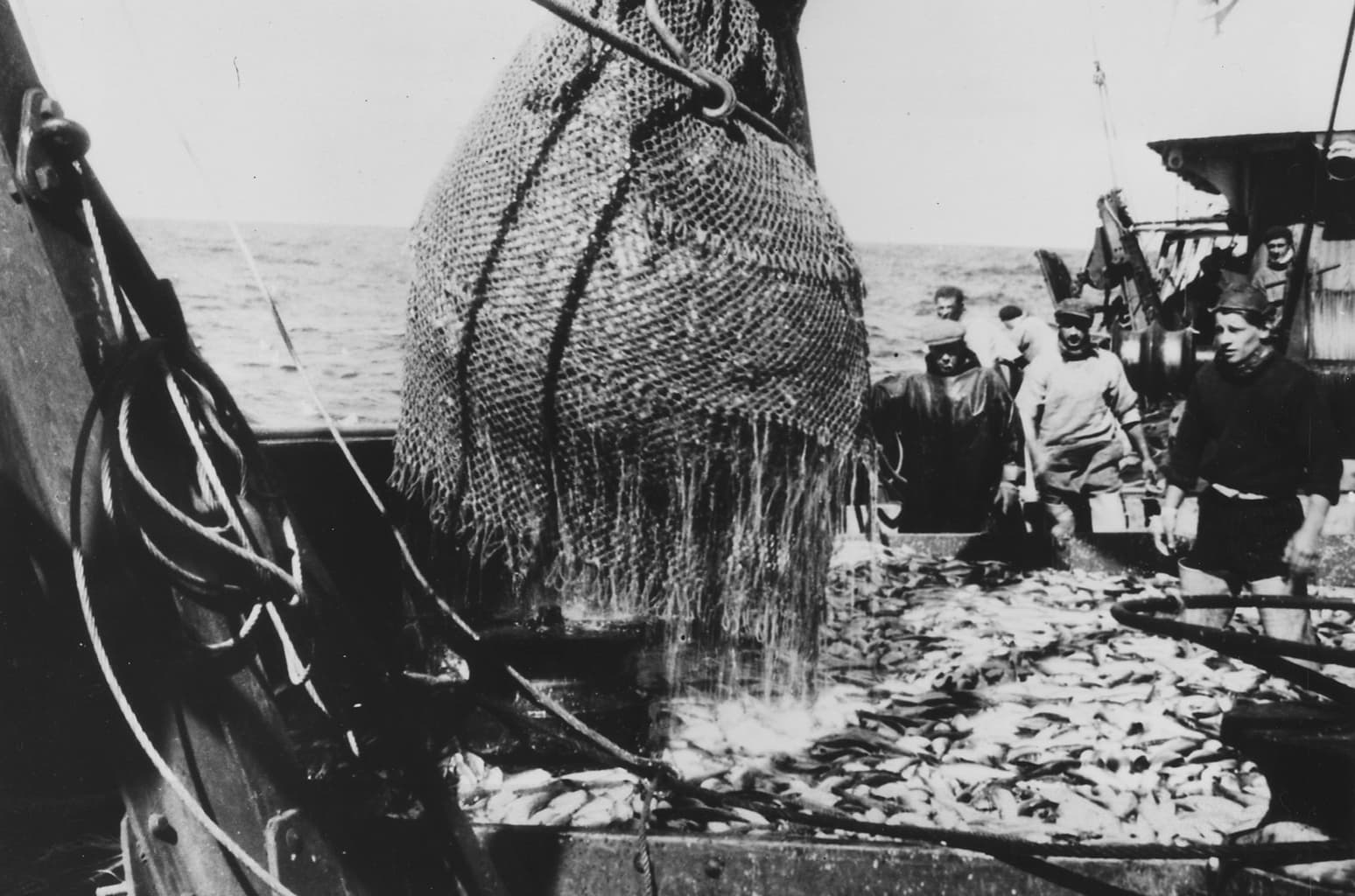 Unsettling Historical Photos Of The Sea