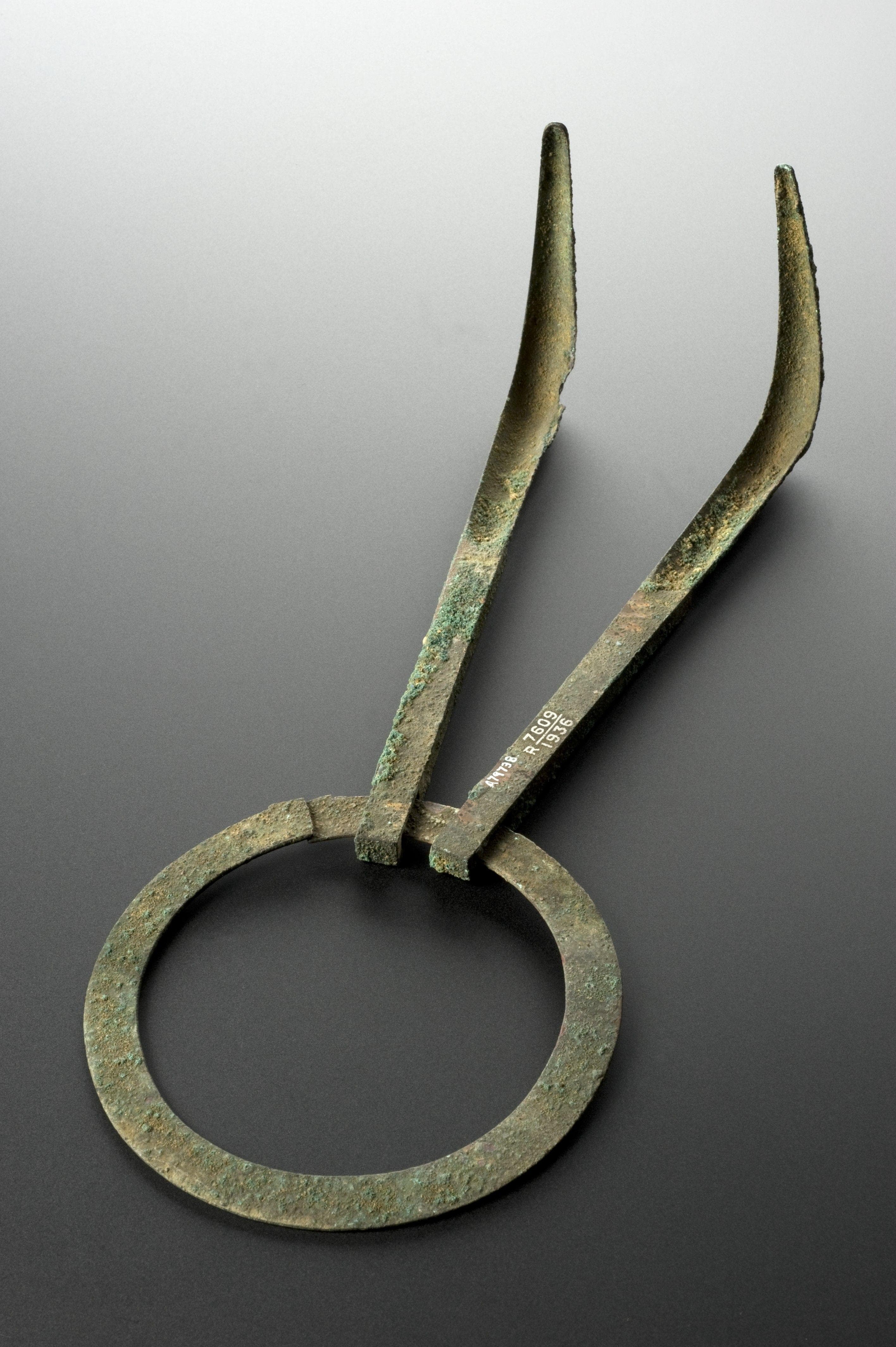 Things People Used For Personal Grooming Throughout History