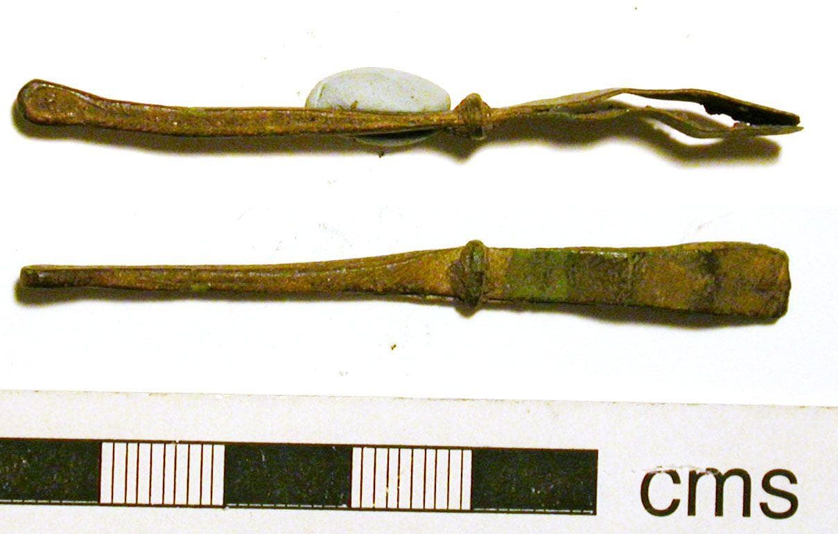 Things People Used For Personal Grooming Throughout History