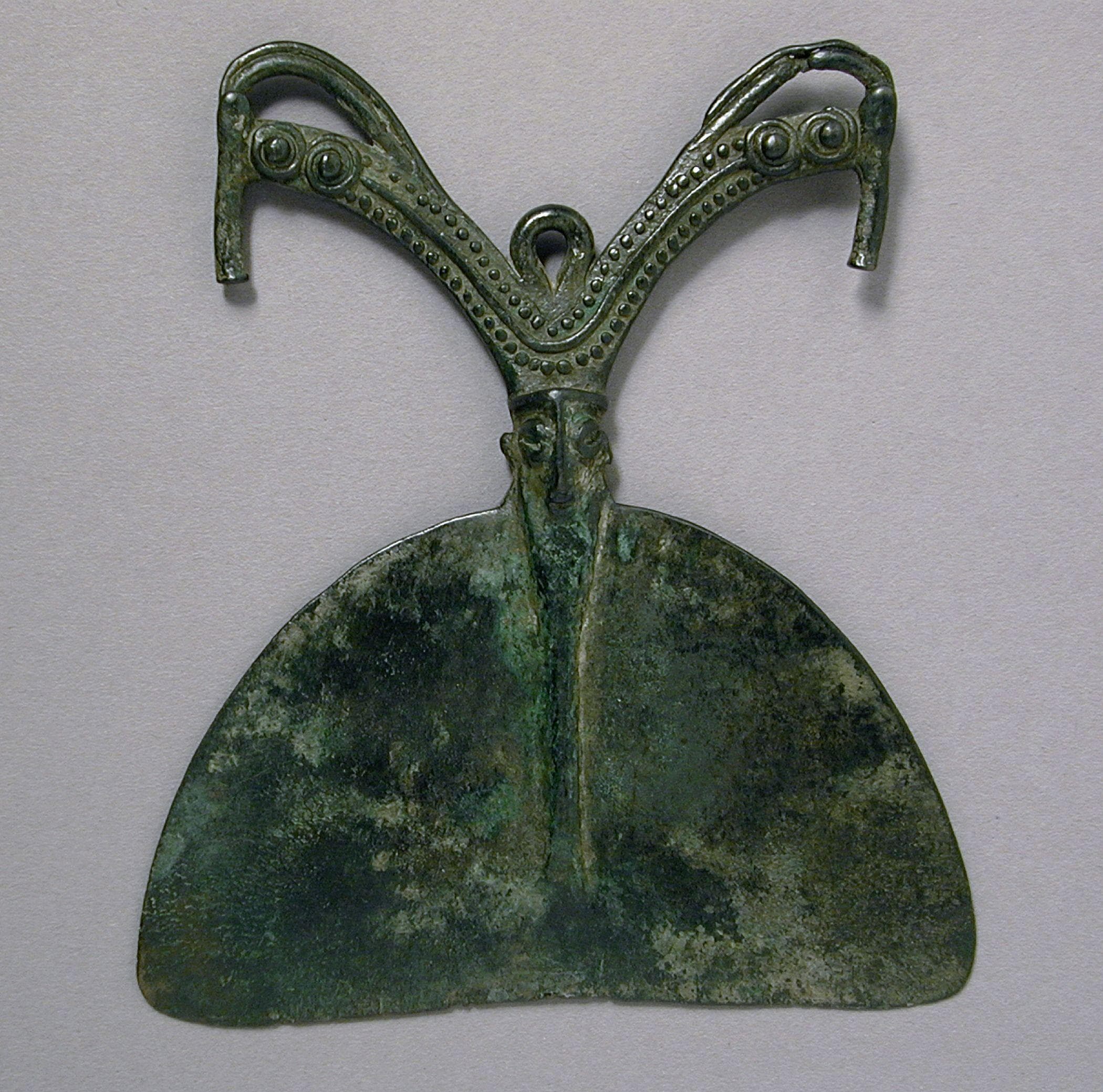 Things People Used For Personal Grooming Throughout History