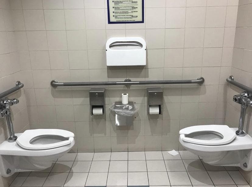 21 Unforgivable Bathroom Design Fails That Gave Us Anxiety
