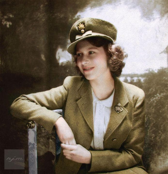 15 Colorized Photos Of Historical Royals