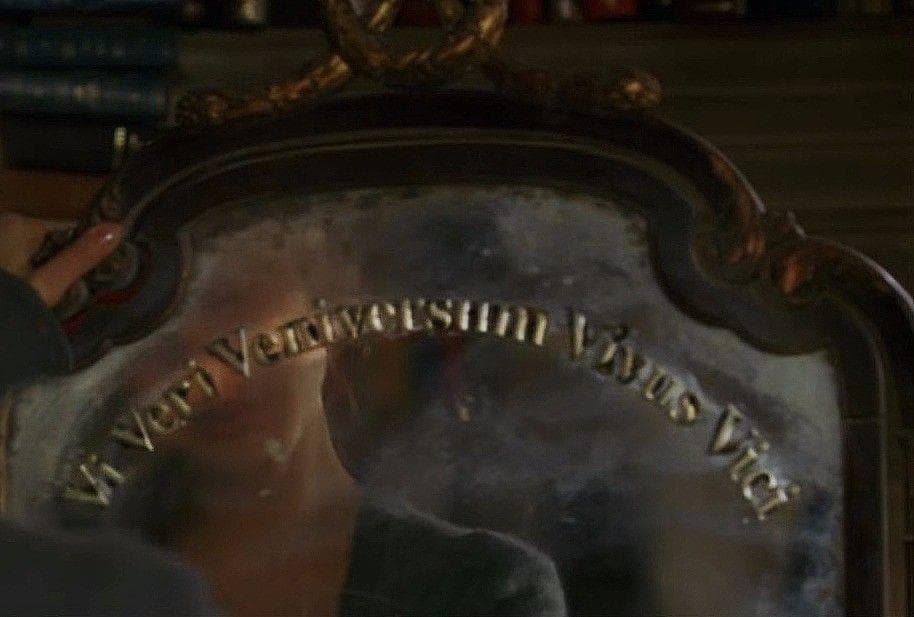 18 Interesting V For Vendetta Details That Prove It's Time For A Rewatch