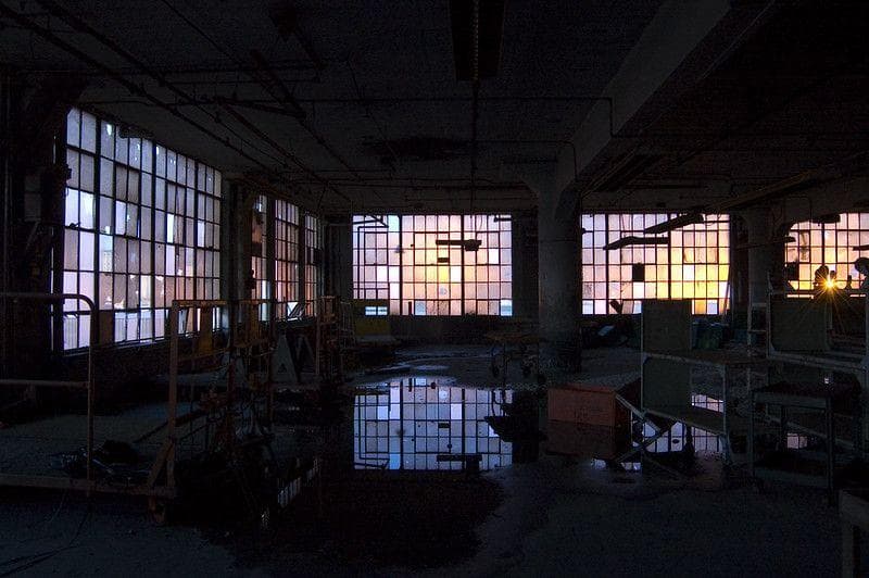 16 Incredible Photos from Inside Abandoned Buildings