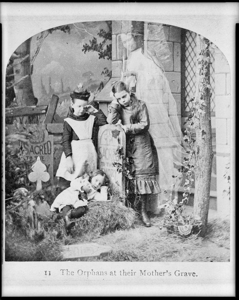 Creepy And Unsettling Victorian Era Photos We Can't Look Away From