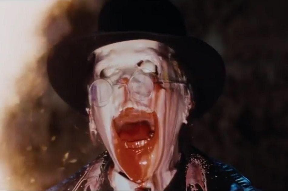 Small Details In Classic Hollywood Films That Are Ready For Their Close-Ups