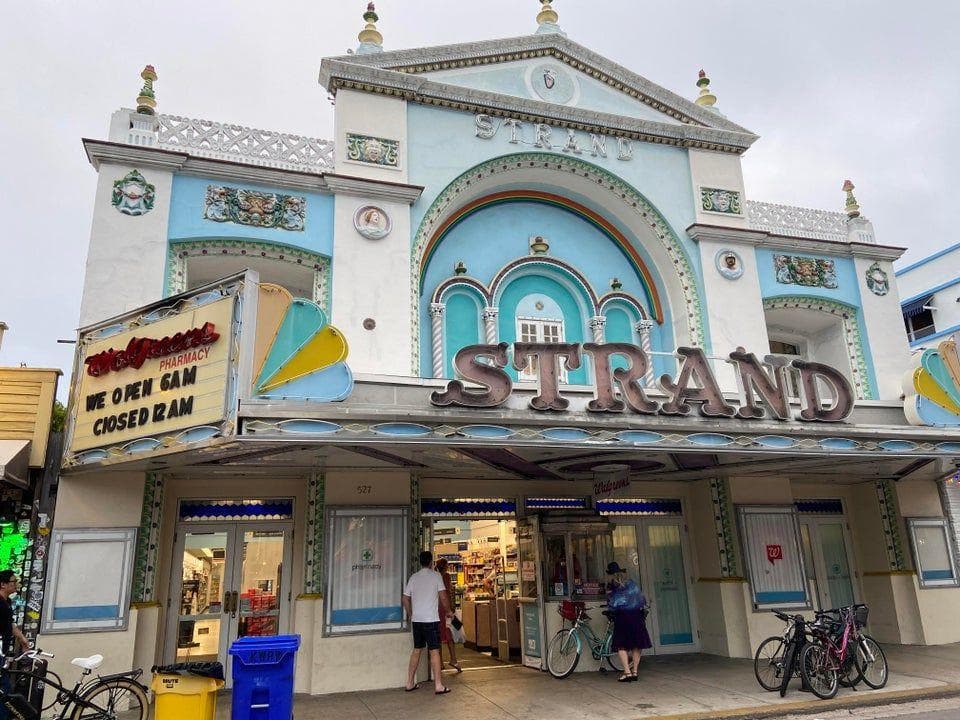 31 Pictures Of Repurposed Buildings That Made Us Say 'Whoa'